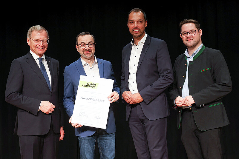 Ehrungen für verdiente Persönlichkeiten: OÖVP Bezirk Wels Land